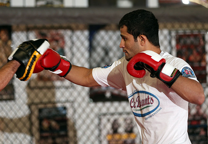 Pronto para desafio no UFC neste sábado, Jussier Formiga relembra ...